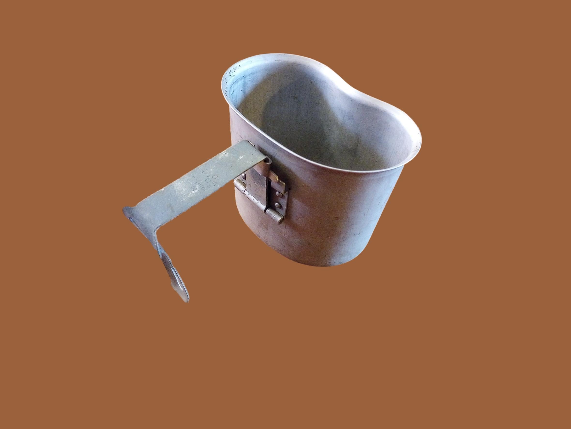 WWII U.S MILITARY CANTEEN CUP DATED 1945 STAMPED U.S B.E CO ORIGINAL ...