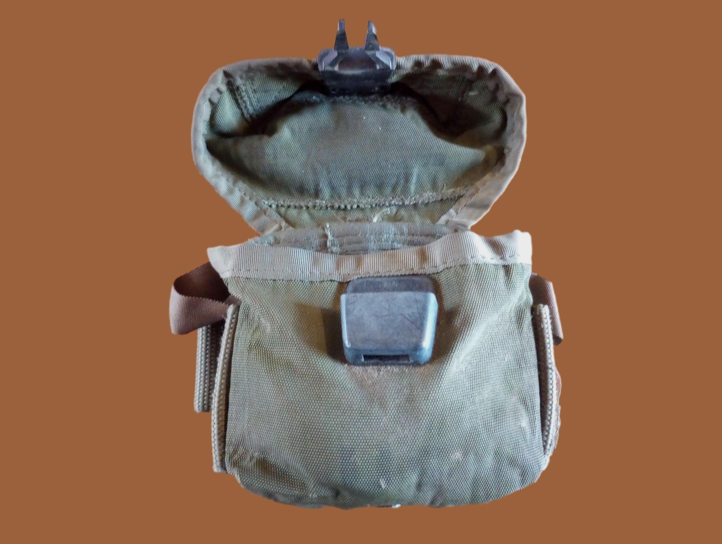U.S MILITARY M1967 VIETNAM ERA 20RD MAGAZINE POUCH .223 RIFLE 1968 NYL ...