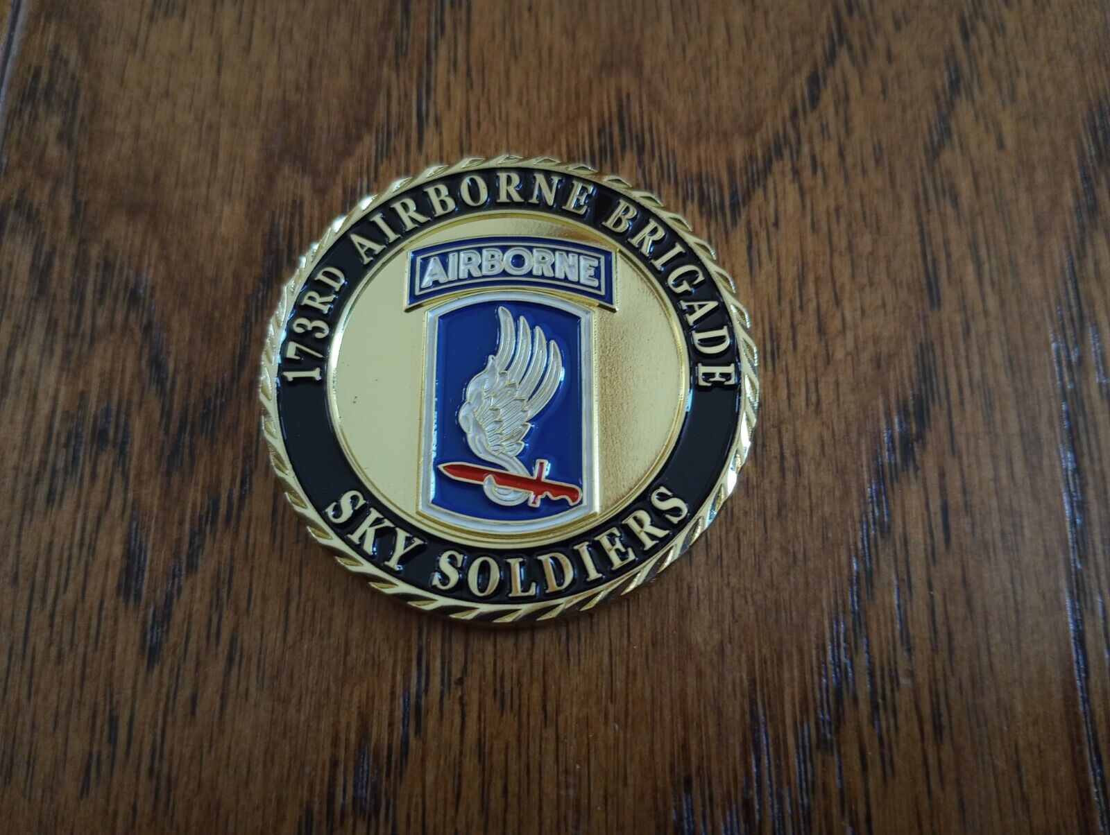 U.S ARMY 173rd AIRBORNE CHALLENGE COIN NEW IN PACKAGE COLLECTOR'S SERI ...
