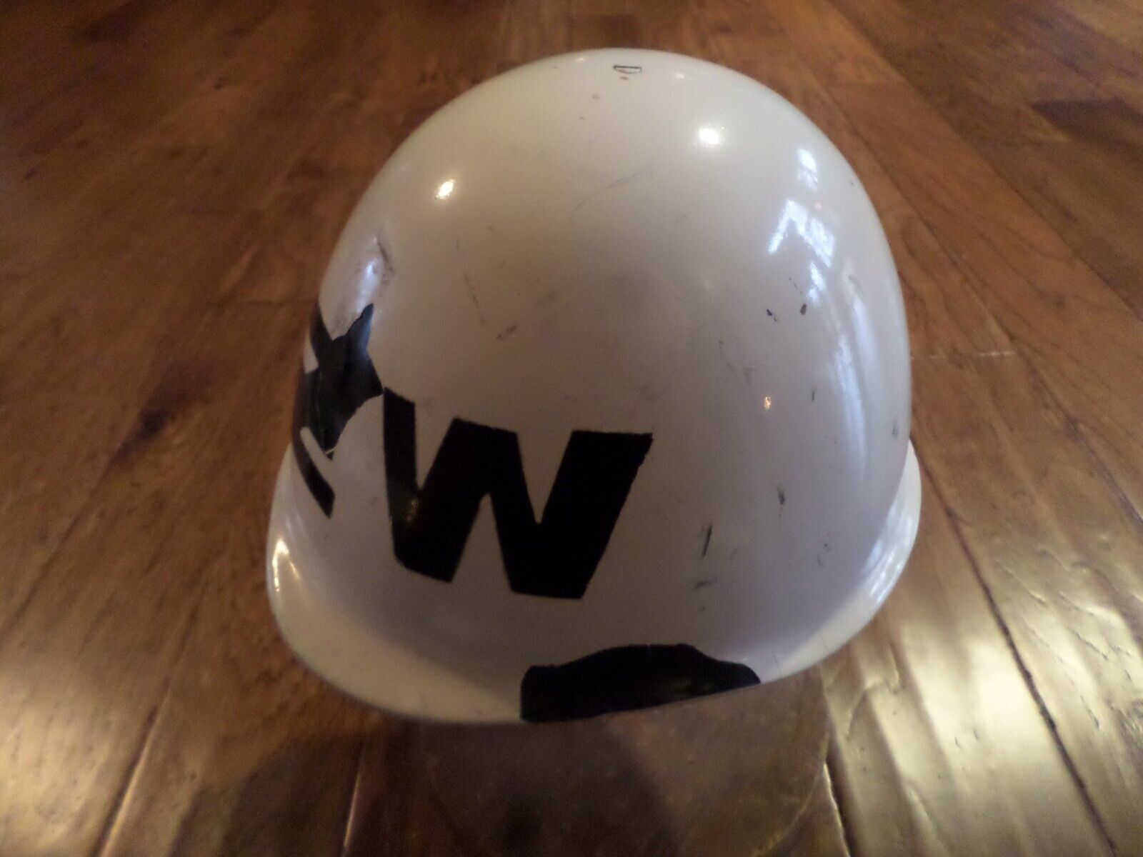 MILITARY WHITE POLISH POLICE HELMET COMPLETE WITH LINER AND CHIN STRAP ...