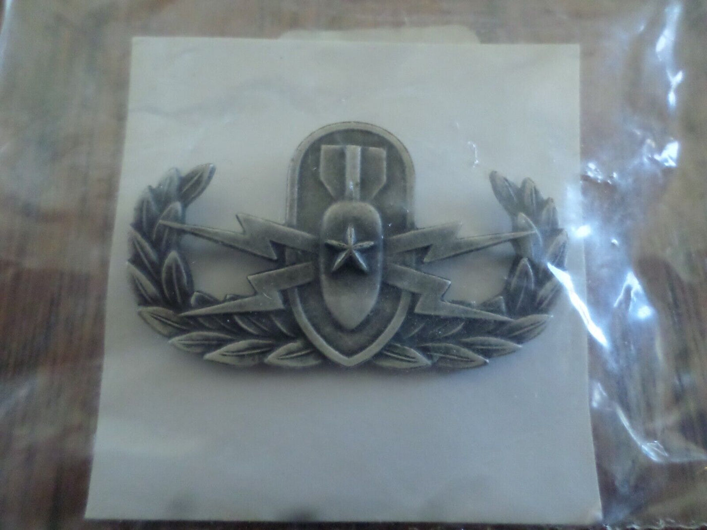 U.S Military Issue Senior EOD Explosive Ordnance Disposal Badge Insign ...