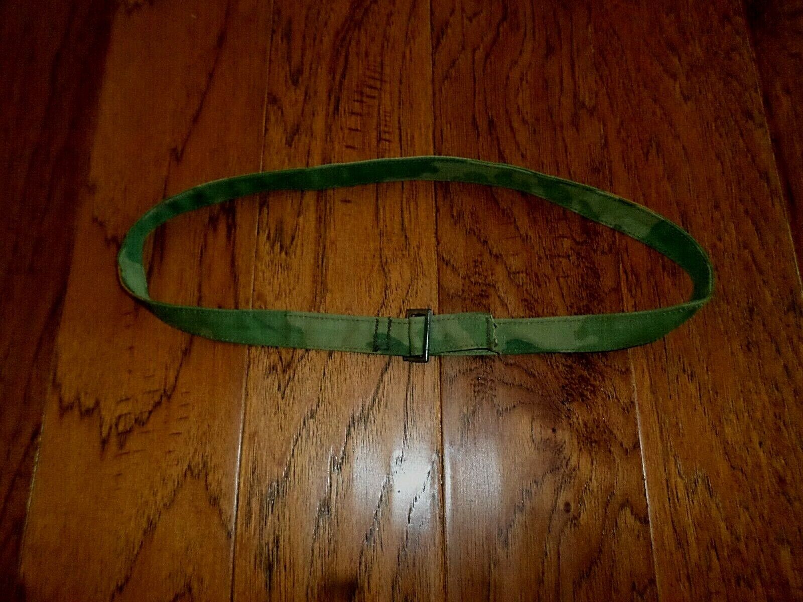 US MILITARY VIETNAM WAR ERA UTILITY STRAPS LEAF PATTERN CAMOUFLAGE MAR ...