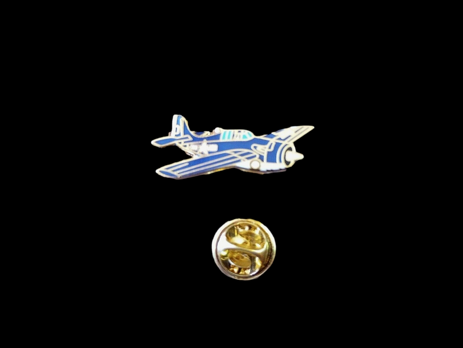 U.S MILITARY GRUMMAN F4F WILDCAT FIGHTER PLANE HAT PIN BADGE U.S NAVY ...