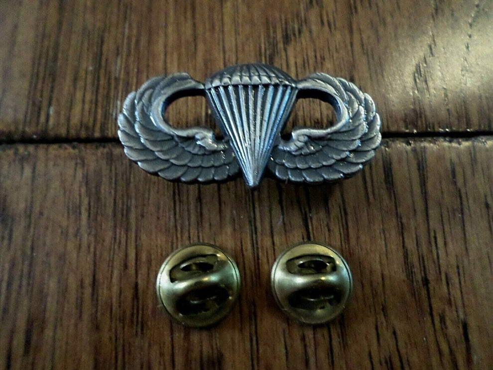 U.S MILITARY ARMY PARATROOPER PIN JUMP WINGS AIRBORNE NEW ON CARDS ...