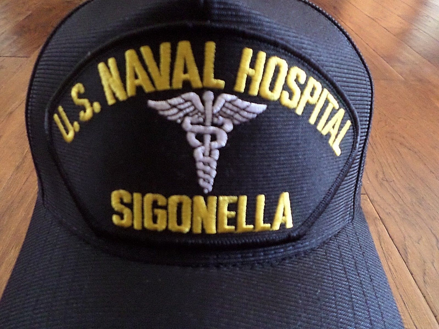 U.S NAVAL HOSPITAL SIGONELLA NAVY SHIP HAT U.S MILITARY OFFICIAL BALL ...