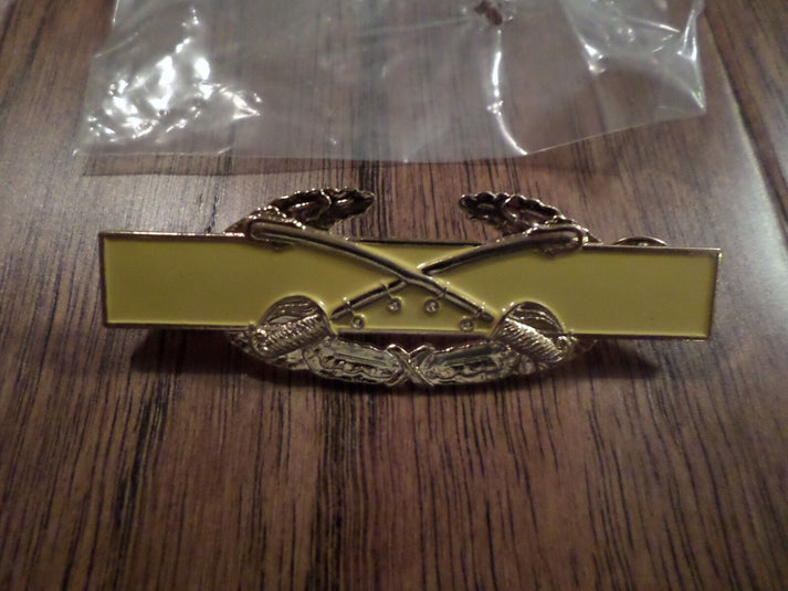 U.S MILITARY COMBAT CAVALRY HAT PIN BADGE DOUBLE CLUTCH BACK CROSSED S ...