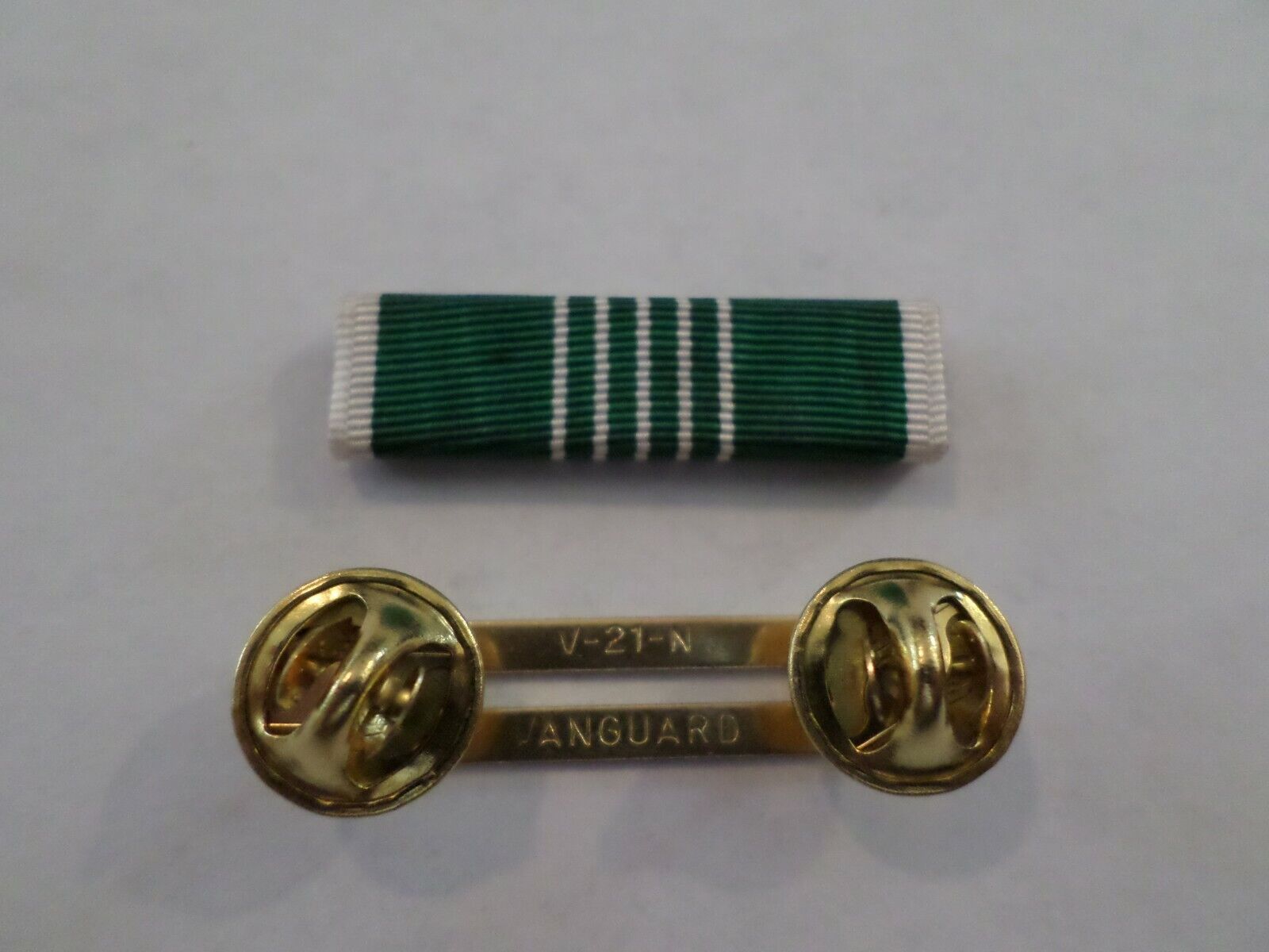 ARMY COMMENDATION RIBBON WITH RIBBON HOLDER US MILITARY ISSUE VETERAN ...