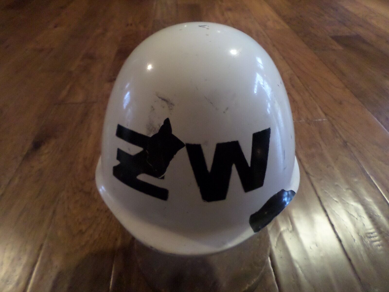 MILITARY WHITE POLISH POLICE HELMET COMPLETE WITH LINER AND CHIN STRAP ...